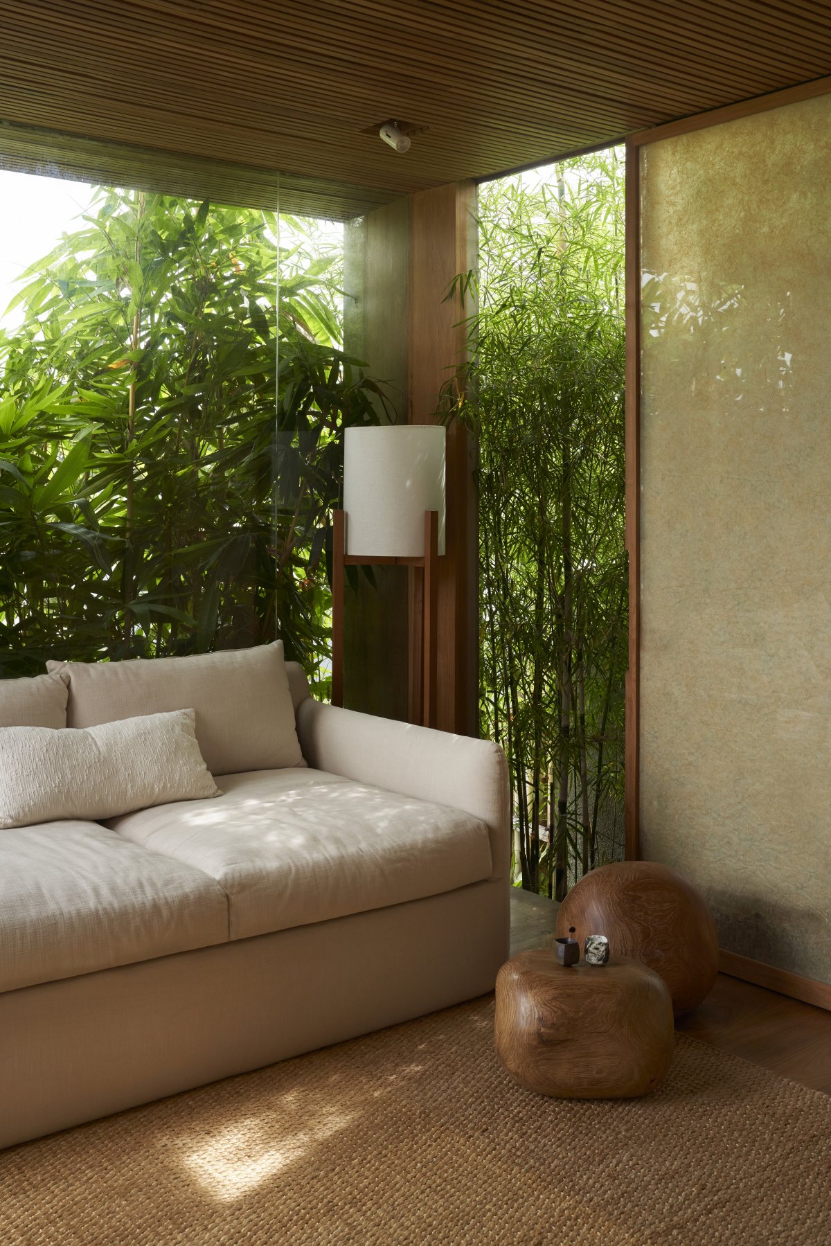 YINJISPACE - Blancostudio x HER